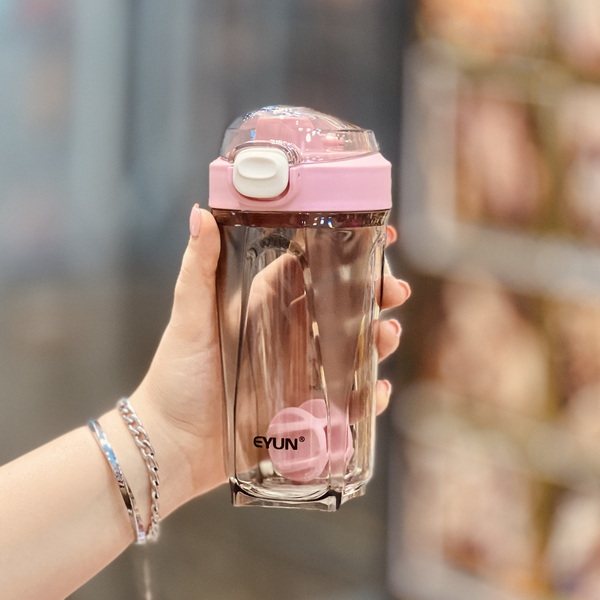 شیکر ورزشی نشکن 500 میل برند EYUN - دکوماگ